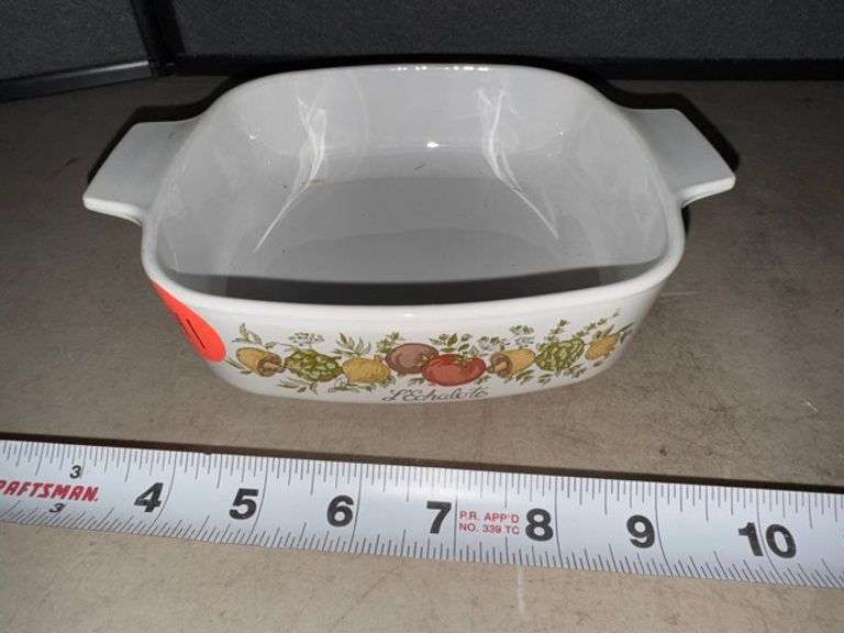 Corningware casserole dish • Room 2 - Duck Soup Auctions