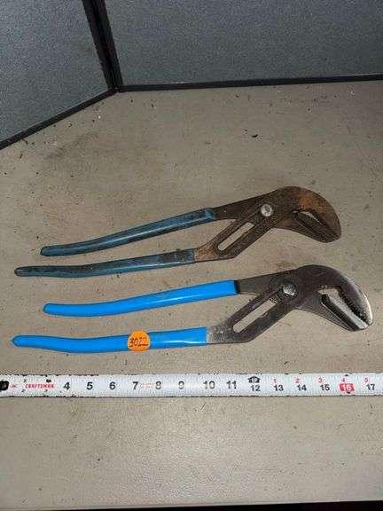 Large channel lock pliers • Garage 2 - Duck Soup Auctions