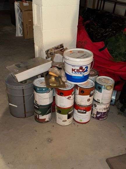 Paint lot • Basement - Duck Soup Auctions