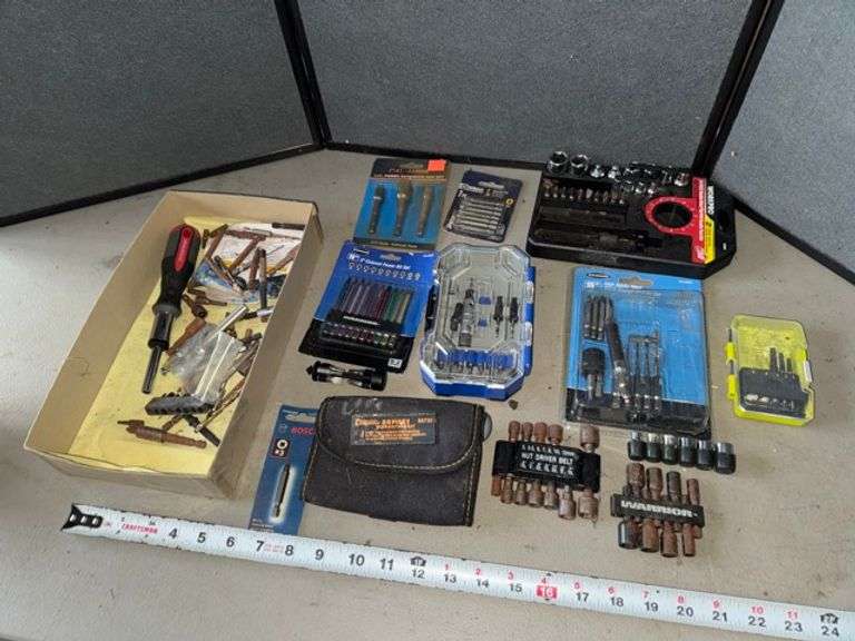 Box of miscellaneous drill bits some name brand • Garage 1 - Duck Soup Auctions