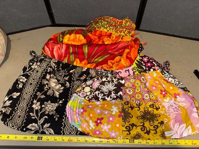 Handmade apron bags • Bottom garage - Duck Soup Auctions