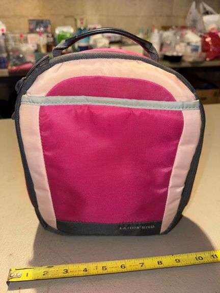 Lands end lunch box • Bottom garage - Duck Soup Auctions