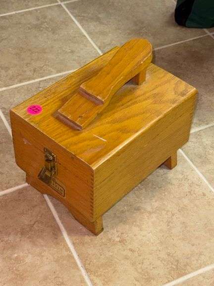 Shoe shine kit and contents • Ground level basement • ( Click for More ...