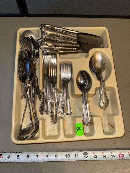 Oneida flatware • Kitchen - Duck Soup Auctions
