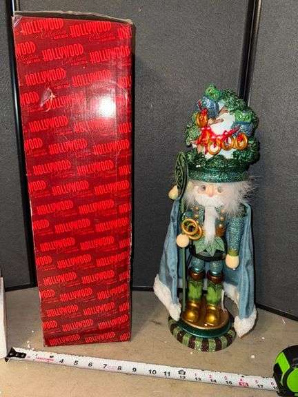 Kurt S. Sadler Hollywood collections nut cracker • 19” • Dining room ...