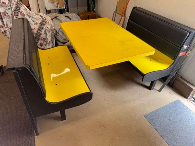 Restraunt style Booth • Garage - Duck Soup Auctions