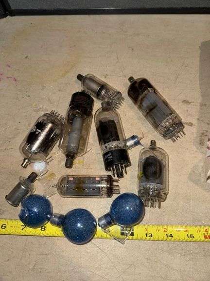 Radio tubes • Basement - Duck Soup Auctions
