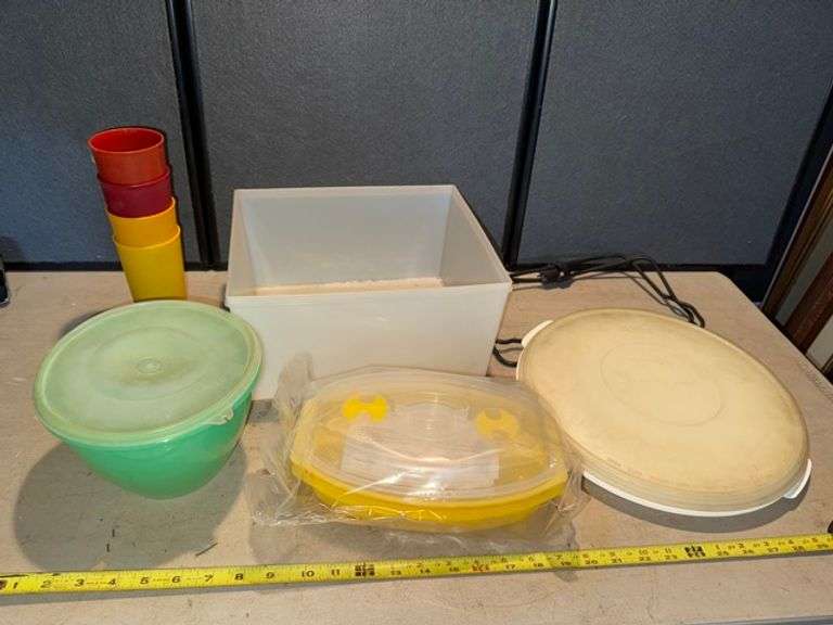 Tupperware lot • Basement - Duck Soup Auctions