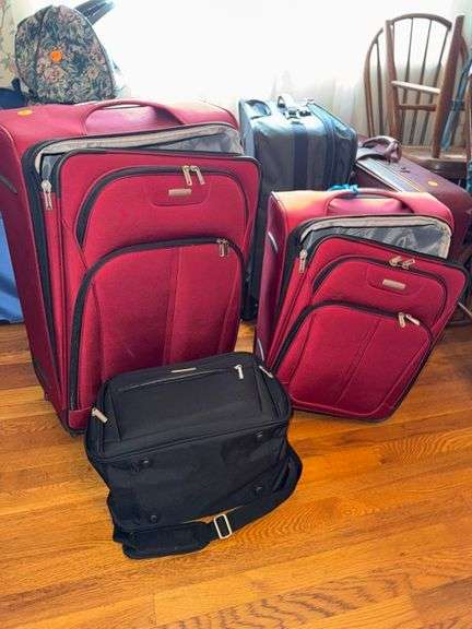 Samsonite luggage • Bedroom 3 - Duck Soup Auctions