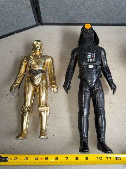 Darth vader and c3po figurines • Garage - Duck Soup Auctions