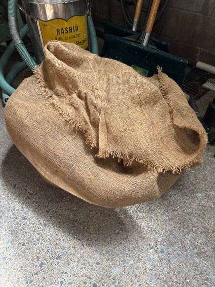 Burlap sacks • Warehouse - Duck Soup Auctions
