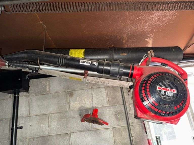 Homelite leaf blower • Garage - Duck Soup Auctions