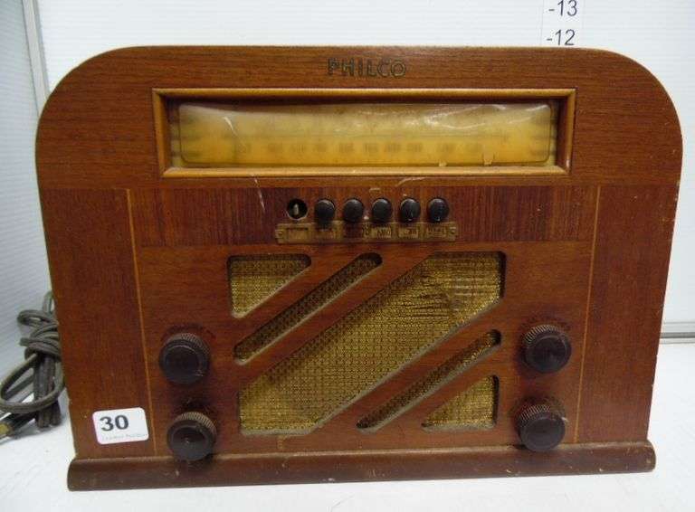 Philco Table Top Radio - Dunker Auction