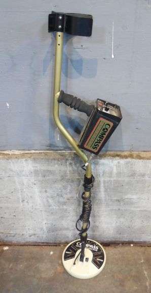 Compass Scanner Metal Detector - Dunker Auction