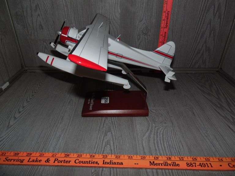 Airplane - Plastic - Dunker Auction
