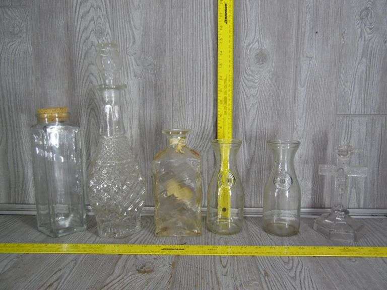 Assorted Bottles & Decanters - Dunker Auction