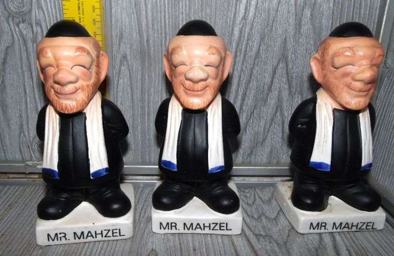 Mr. Mahzel Banks, Leadworks Painter Bear Bank & Pencil Box - Dunker Auction