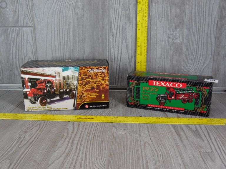Texaco Collector Series #9 & One Other - Dunker Auction