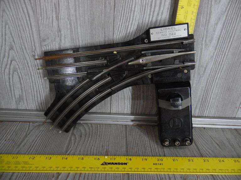Lionel Remote Control # 022 "O" Gauge Switch - Dunker Auction