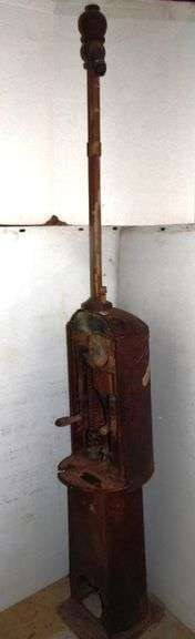 Bowser Pre-Visible Gas Pump - Dunker Auction
