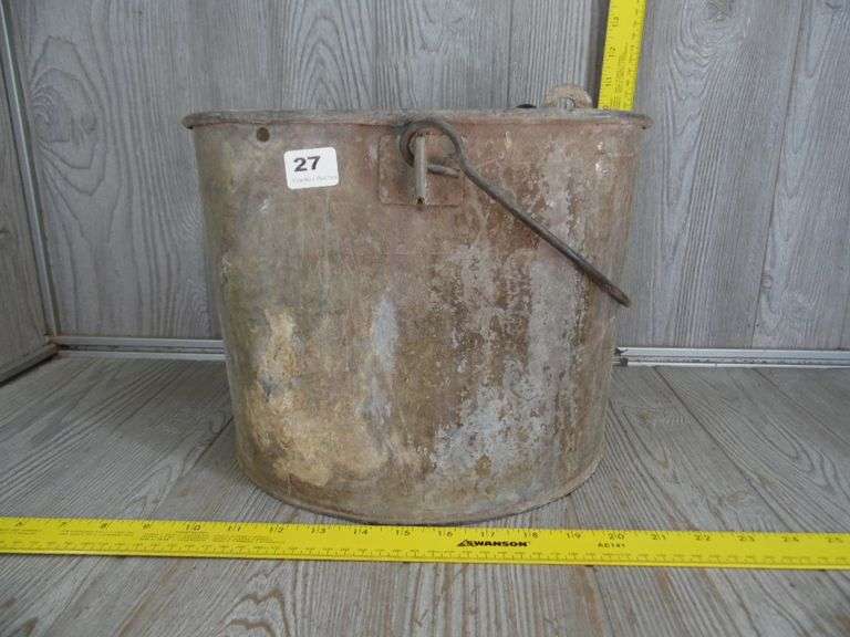 Primitive Bucket - Dunker Auction