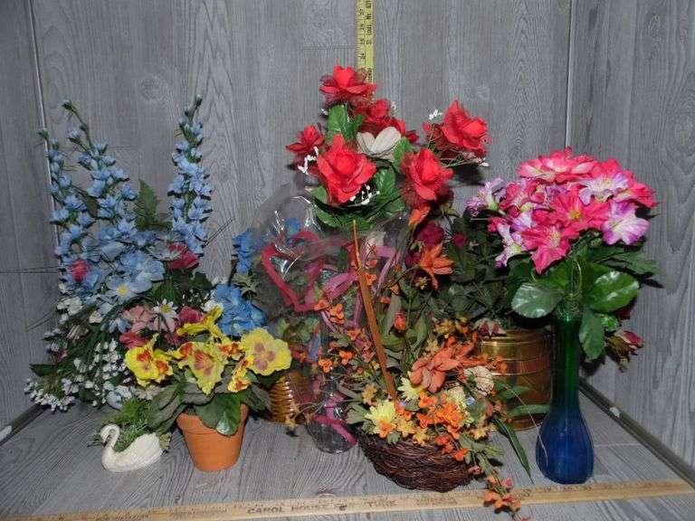 Flower Arrangements - Dunker Auction