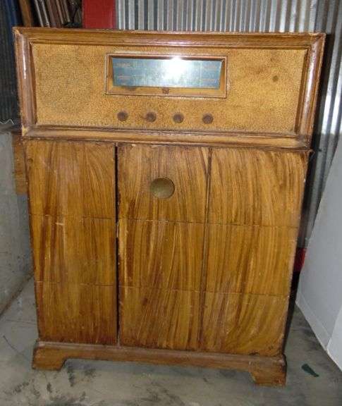 Floor Model Stereo - Dunker Auction
