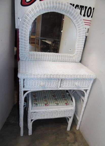 Wicker Vanity & Bench - Dunker Auction