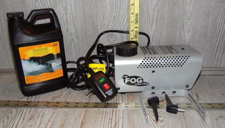 Fog Machine Model 27924 & Chemical - Dunker Auction