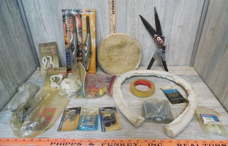 Utility Lighters, Shears & Misc. Hardware - Dunker Auction