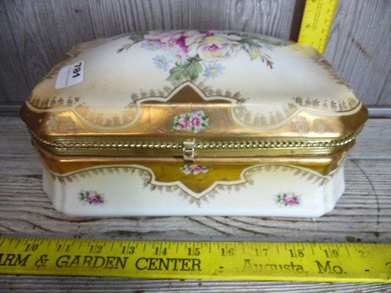 RS Suhl Dresser Case - Dunker Auction