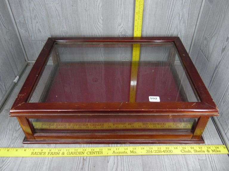 Table Top Display Case - Dunker Auction