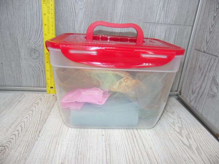 Assorted Ribbon & Shredded Paper - Dunker Auction