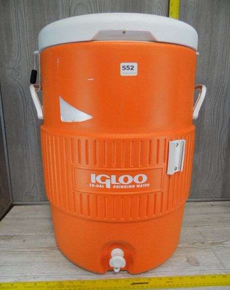 Igloo 10-Gallon Water Jug - Dunker Auction