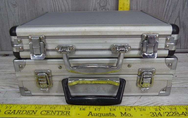 2 - Carry Cases - Dunker Auction