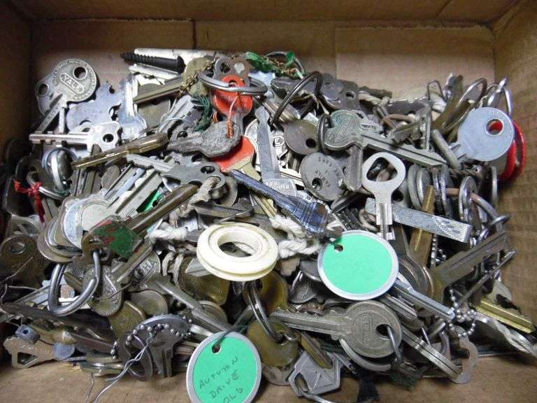Assorted Keys - Dunker Auction