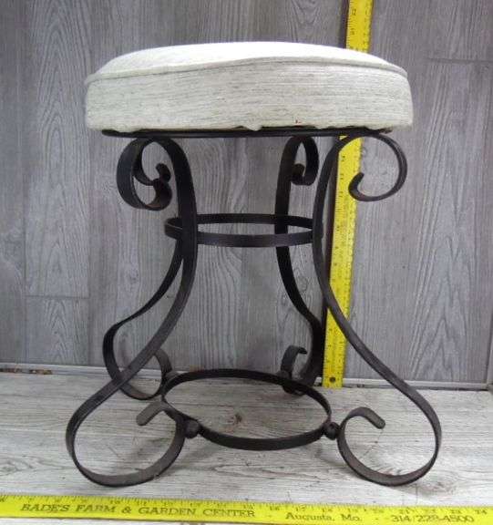 Vanity Chair - Dunker Auction