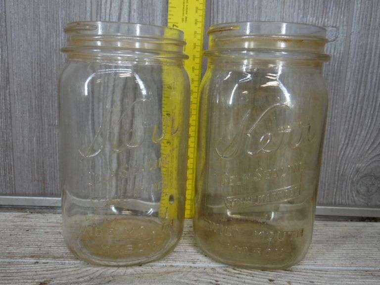 Bushel Basket with Canning Jars - Dunker Auction
