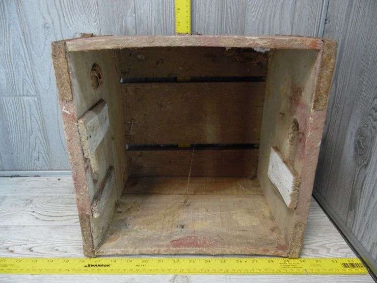 Primitive Wood Box - Dunker Auction