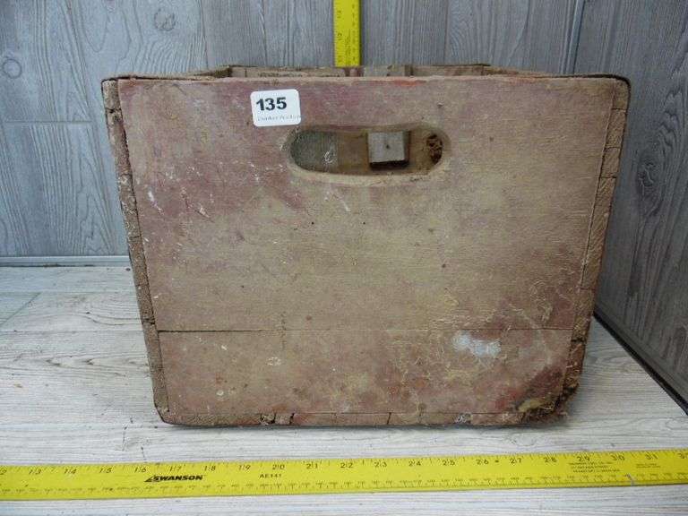 Primitive Wood Box - Dunker Auction