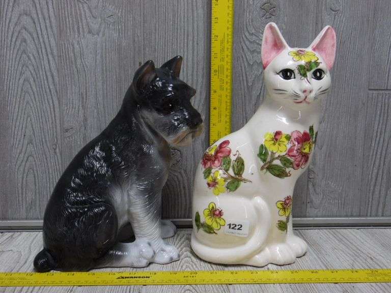 Cat & Dog Figurine - Dunker Auction