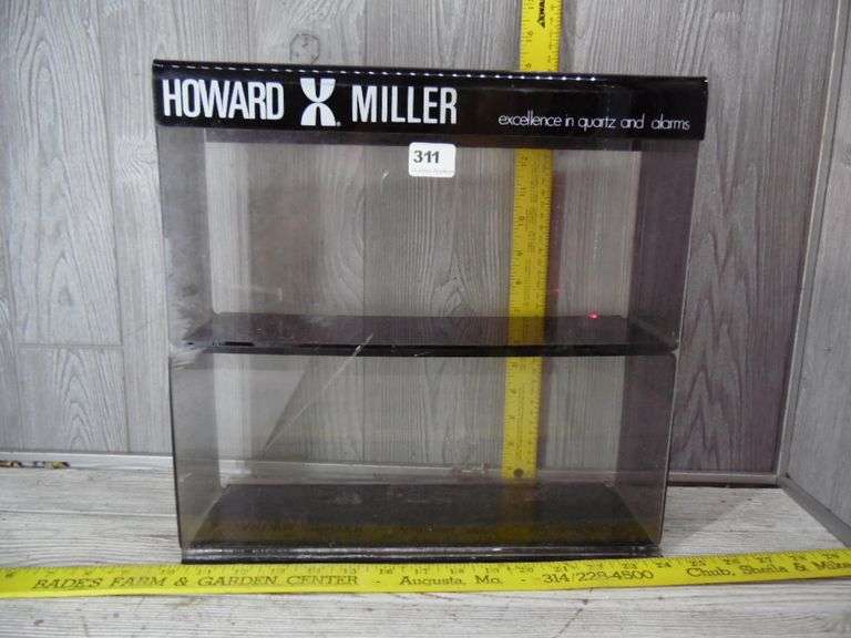 Howard Miller Display Case - Dunker Auction