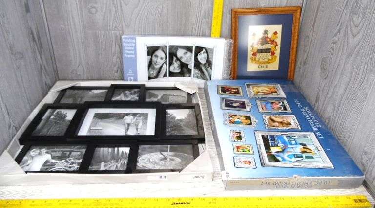 Assorted Wall Picture Frames - Dunker Auction
