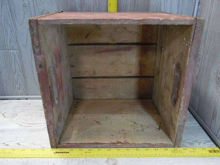 Primitive Wood Box - Dunker Auction
