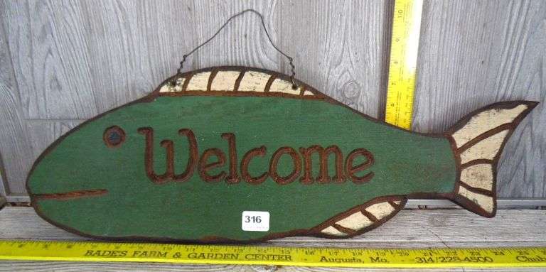 Welcome Fish Wood Sign - Dunker Auction