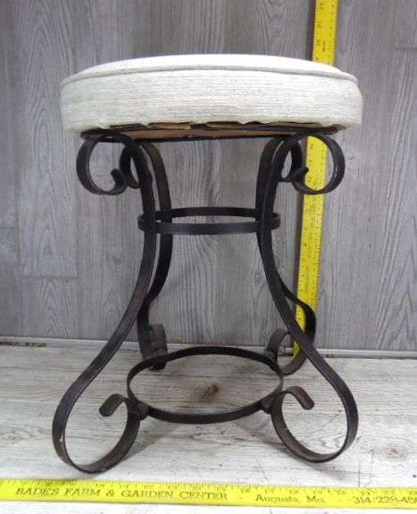 Vanity Chair - Dunker Auction