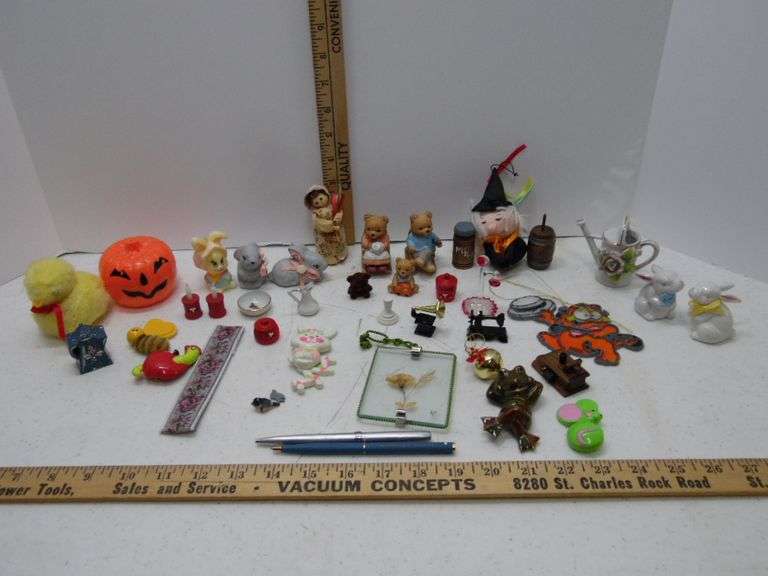 Small Knick Knacks - Dunker Auction