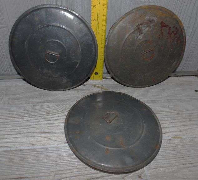 Assorted Metal Lids & Covers - Dunker Auction