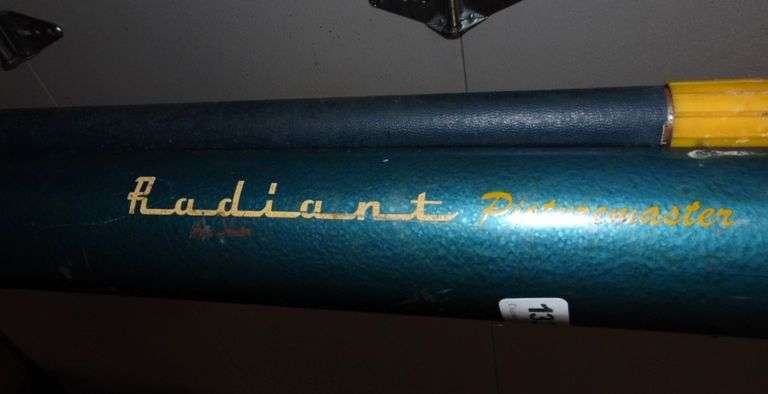 Radiant Projector Screen - Dunker Auction