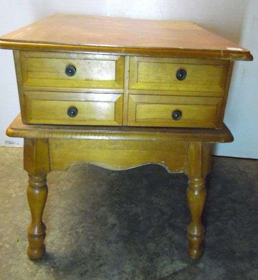 Mid Centry Modern End Table - Dunker Auction